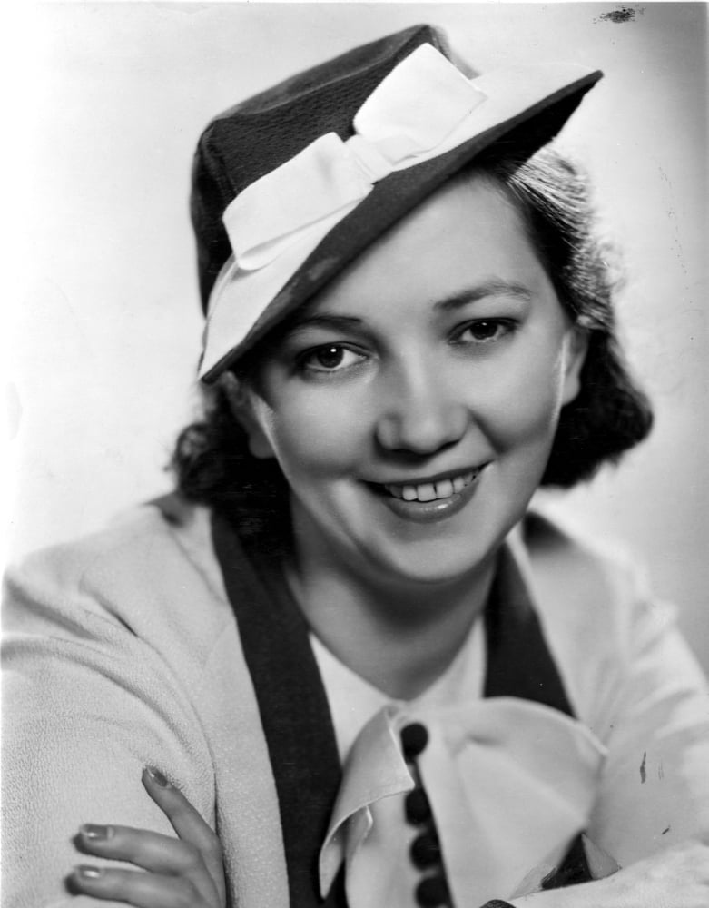 Patsy Kelly Portrait in Classic Photo Print (24 x 30) - Walmart.com