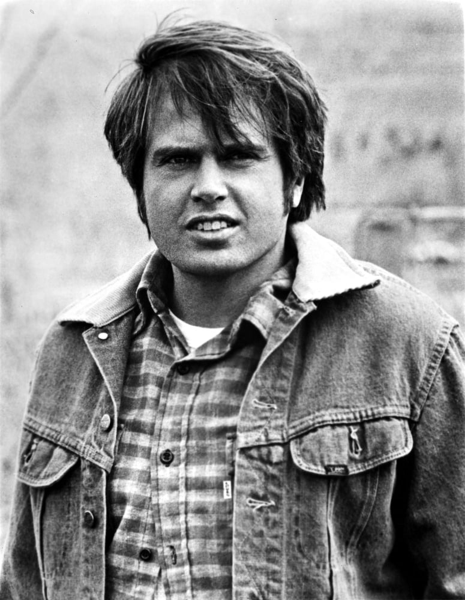 Paul LeMat Posed in Black and White Photo Print (8 x 10) - Walmart.com