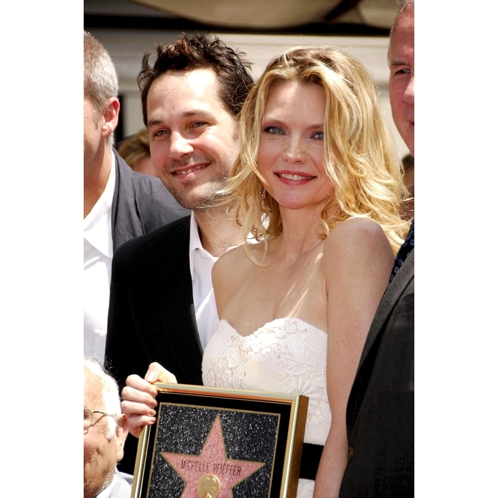 Paul Rudd Michelle Pfeiffer At The Induction Ceremony For Star On The ...