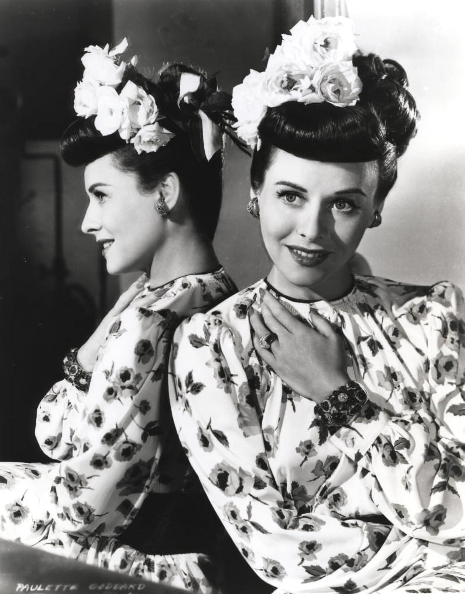 Paulette Goddard Posed in Printed Top Photo Print (24 x 30) - Walmart.com