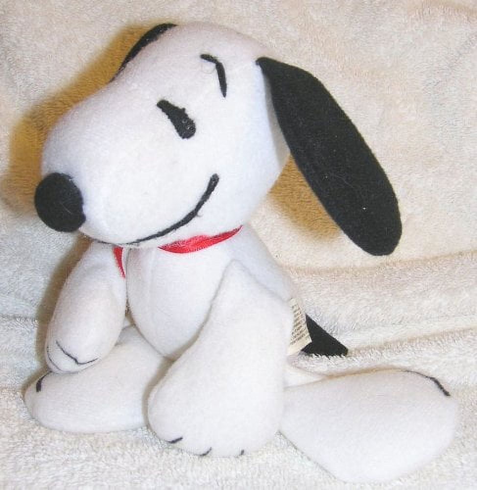 Peanuts 5" Snoopy Poseable Bean Bag Doll - Walmart.com