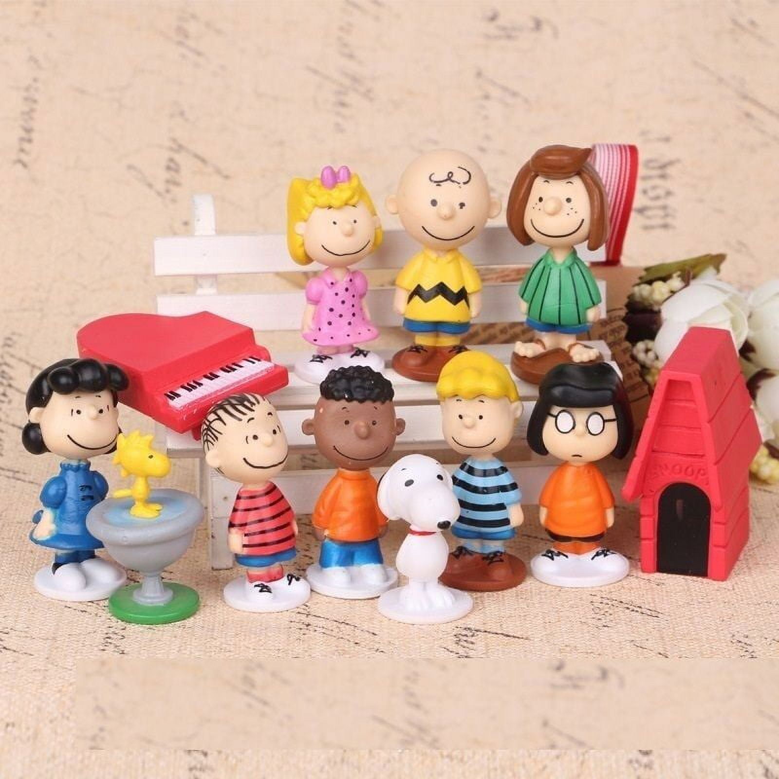 Peanuts Charlie Brown Snoopy Playset 12 Figure Cake Topper Toy Set ...