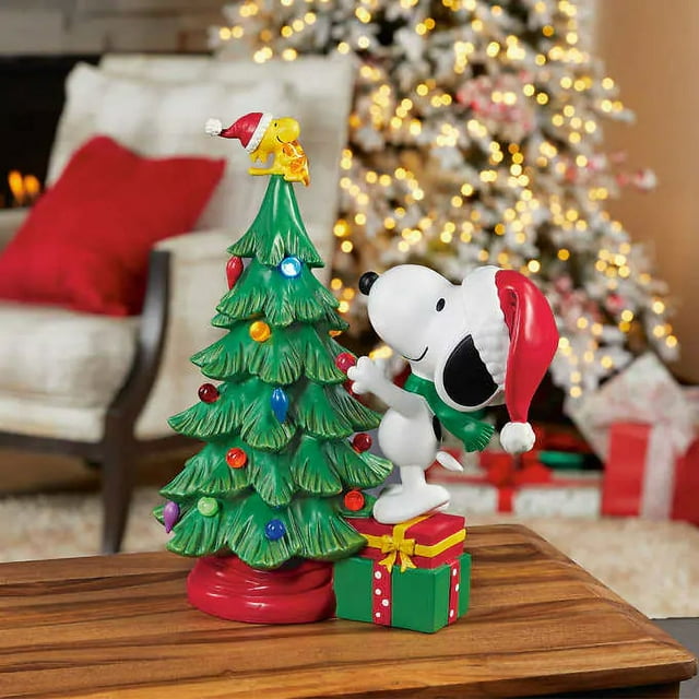 Peanuts Snoopy & Woodstock LED Christmas Tree: Indoor Holiday Decor ...