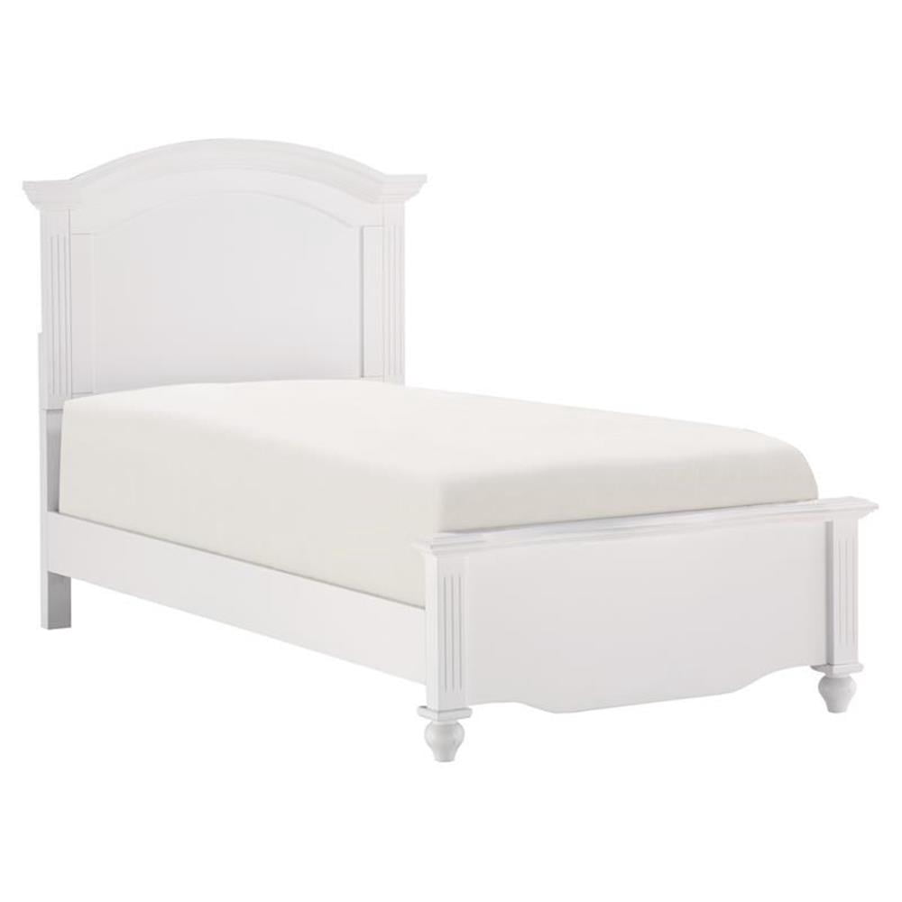 Pemberly Row 59" Traditional Engineered Wood and MDF Board Full Bed in ...