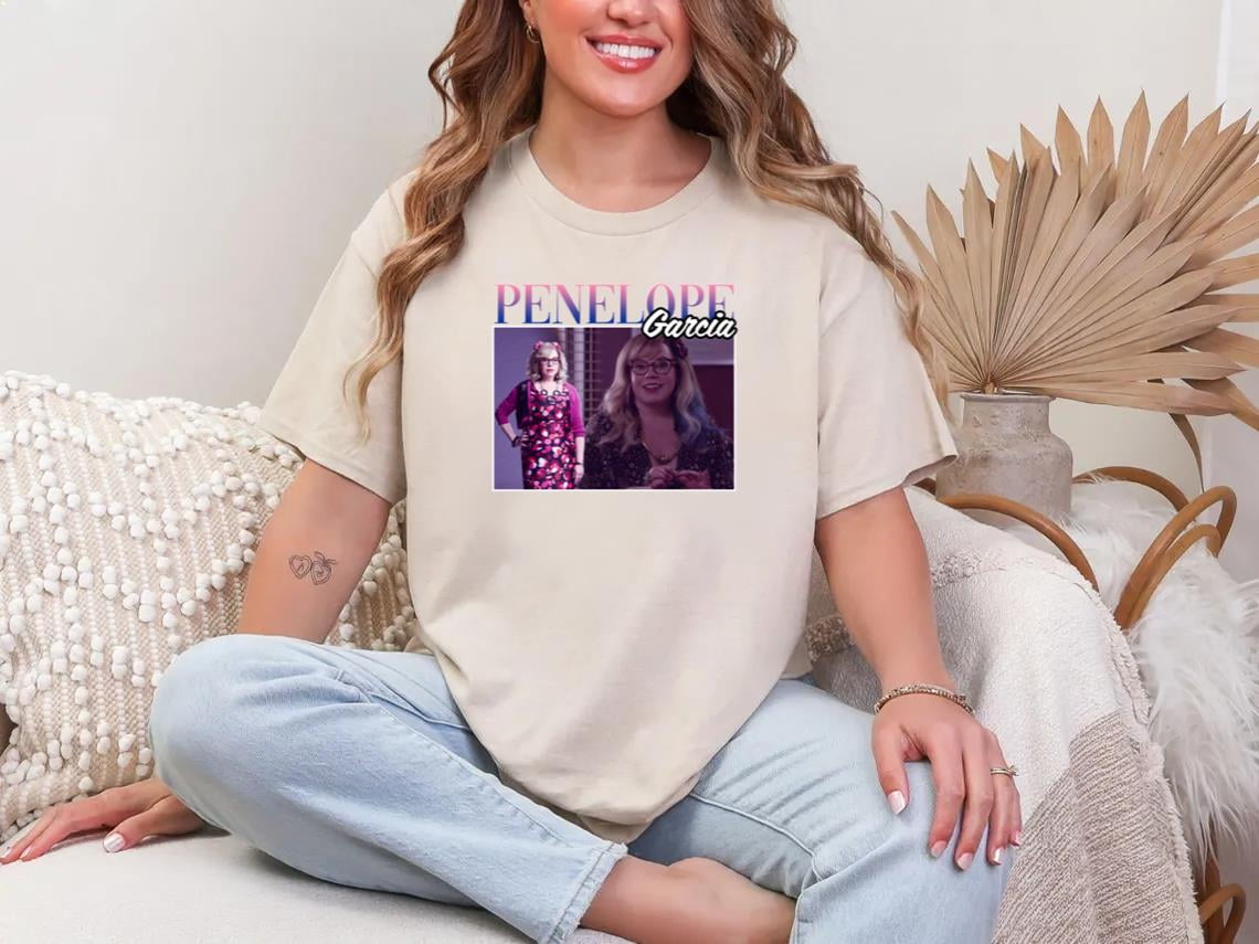 Penelope Garcia Criminal Minds 90s Style FBI Tech T-shirt, for men ...