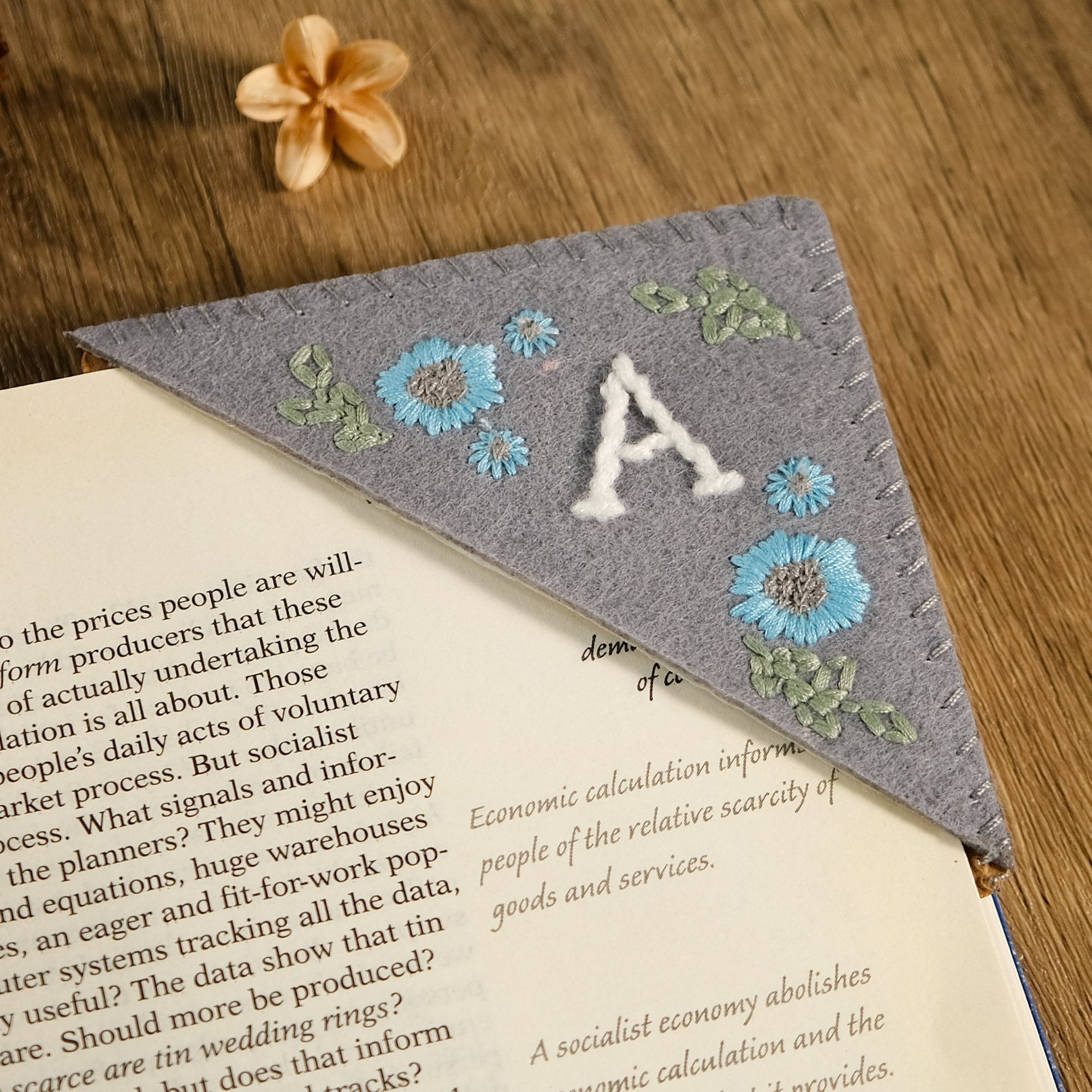 Personalized Hand Embroidered Corner Bookmark,Felt Triangle Page ...