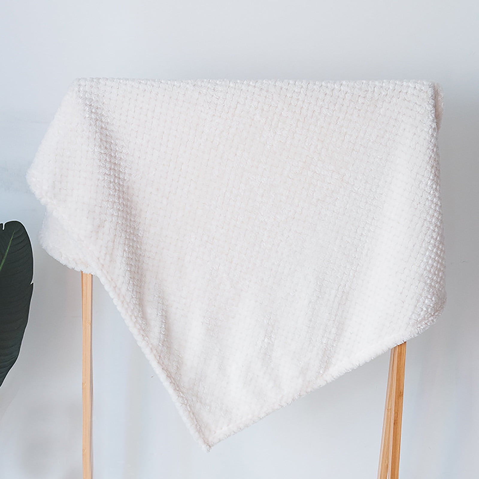 Pet Blanket Warm Soft Nesting Boxes Chicken 2 Hole Fuzzy Blanket ...