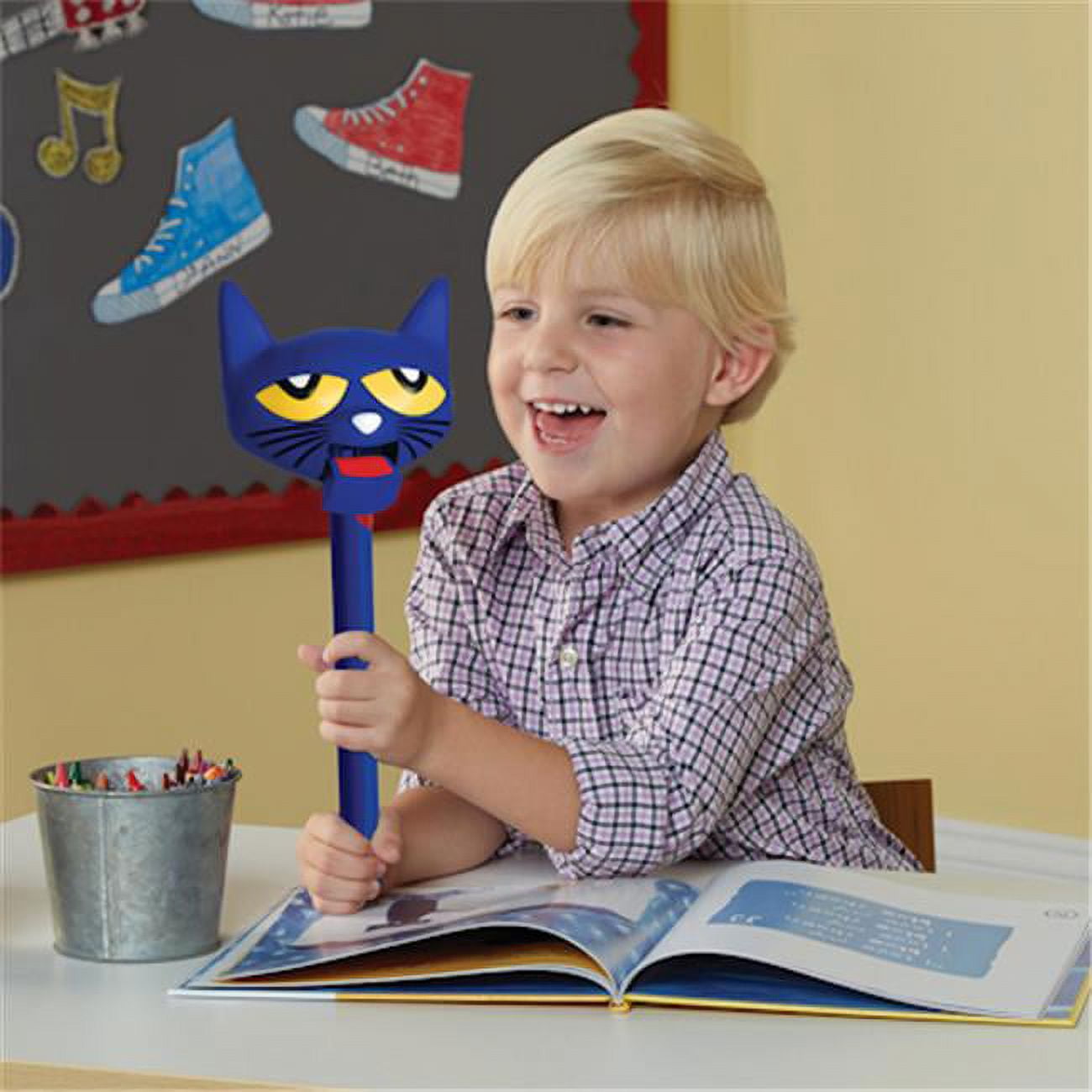Pete The Cat Puppet-On-A-Stick - Walmart.com