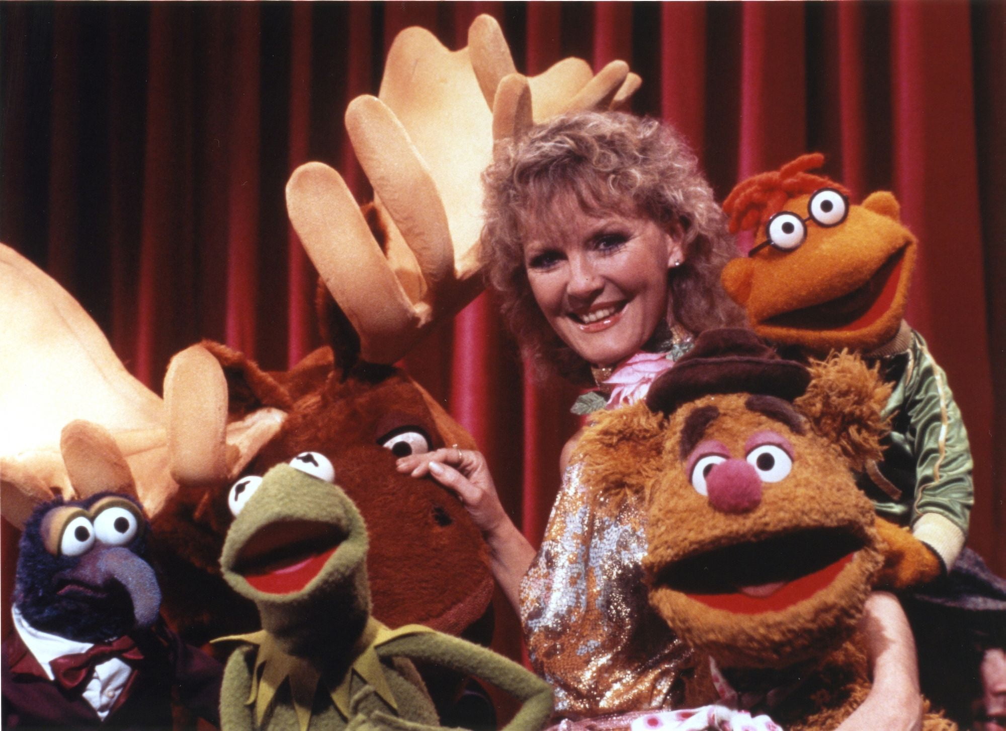 Petula Clark Group Picture with Kermit Photo Print (8 x 10) - Walmart.com