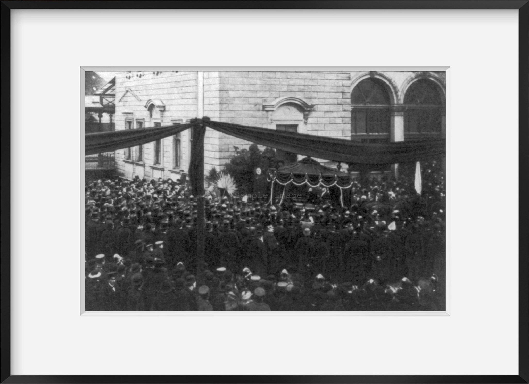 Photo: Wilhelm Richard Wagner, 1813-1883;scene at funeral;crowd around ...