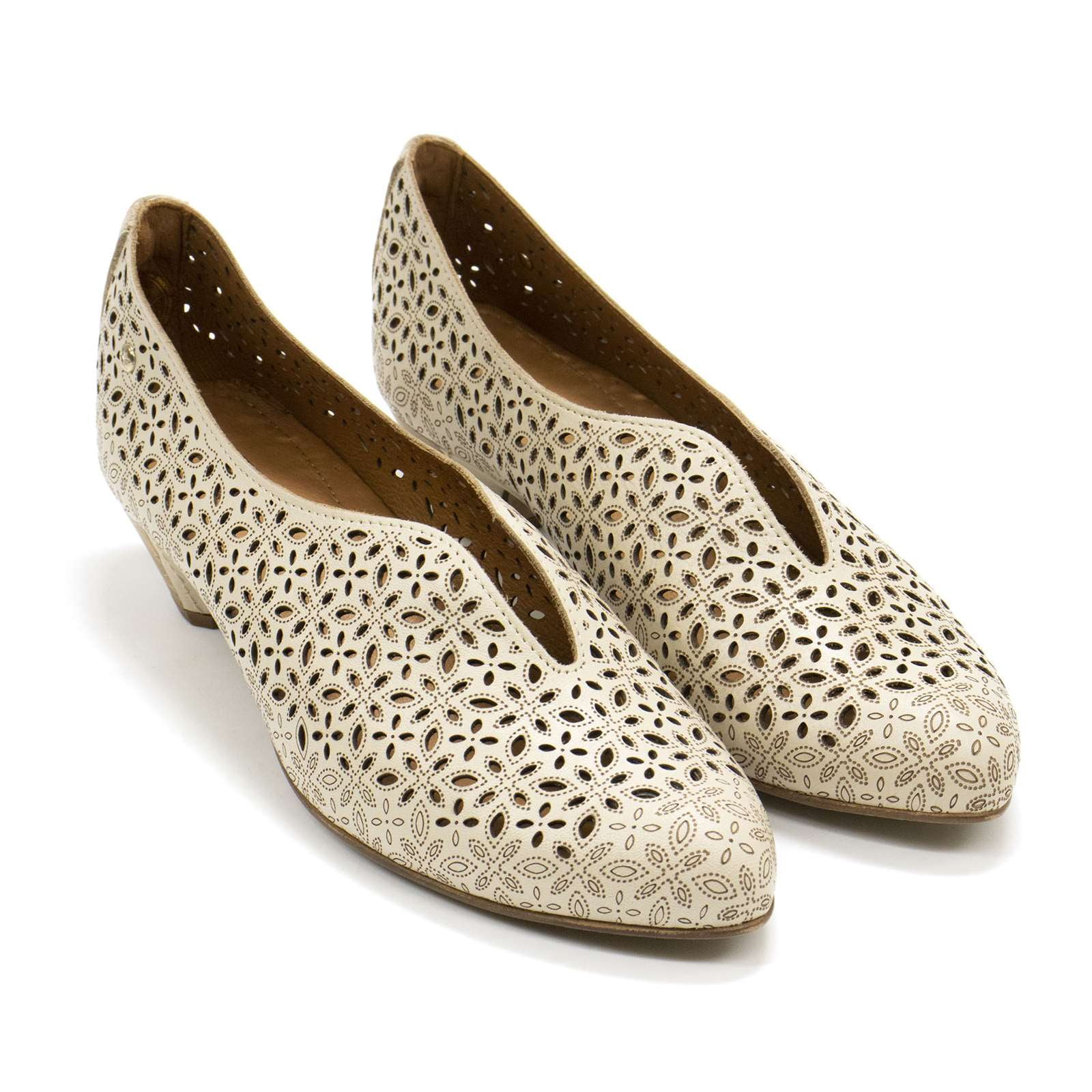 Pikolinos Women's Elba Low Heel Laser Cut Pumps, Marfil,10.5-11 M US ...