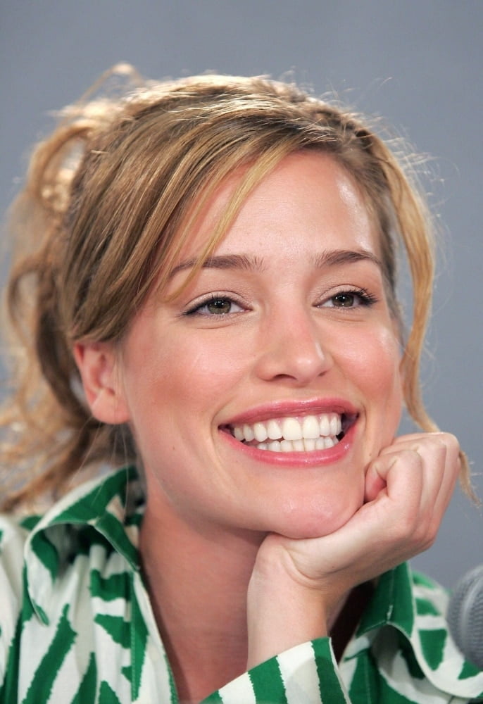 Piper Perabo At The Press Conference For Edison Premiere At Toronto ...