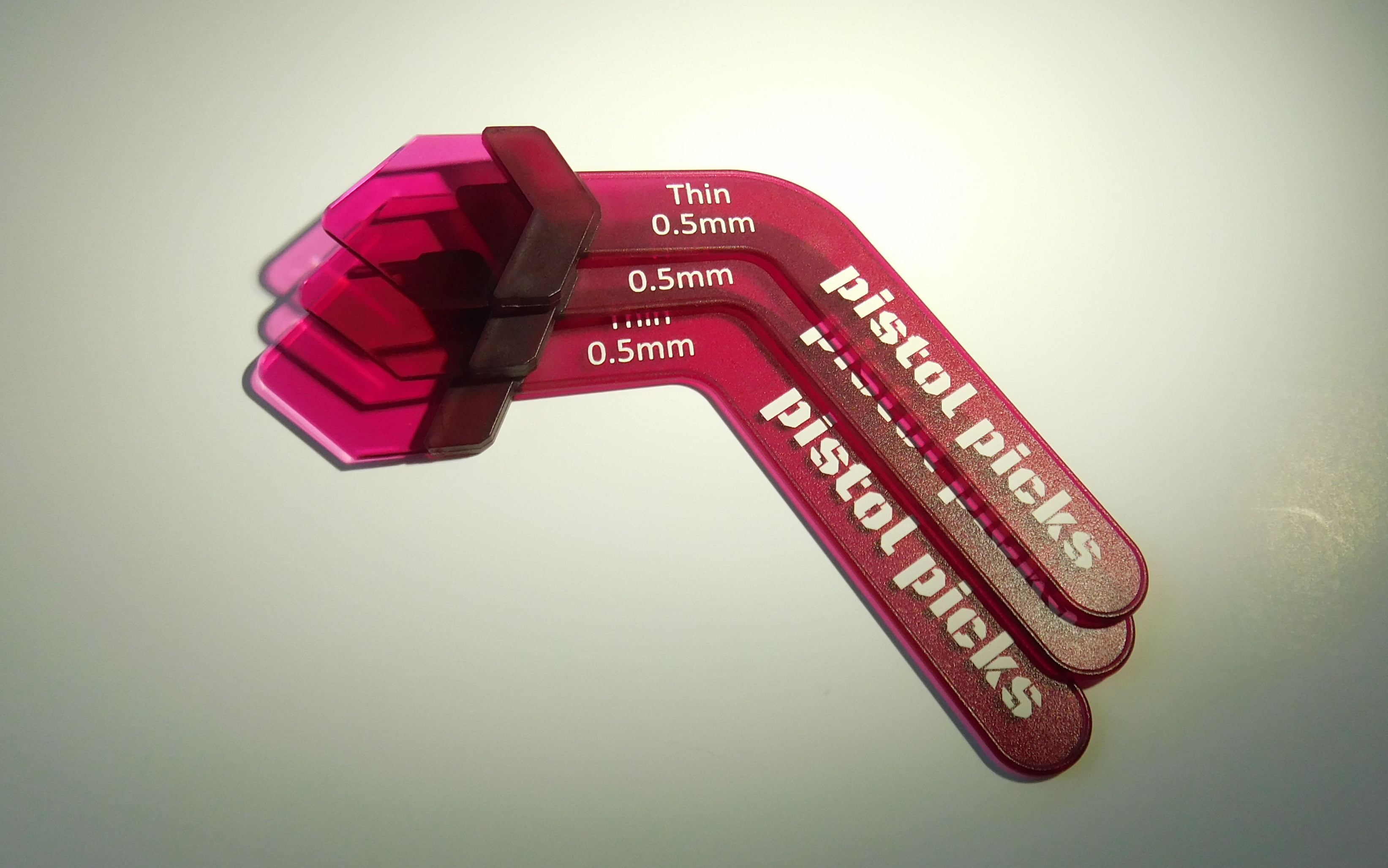 Pistol-Picks Guitar Picks Thin (0.50mm) 3-pack. Won't twist or slip in ...