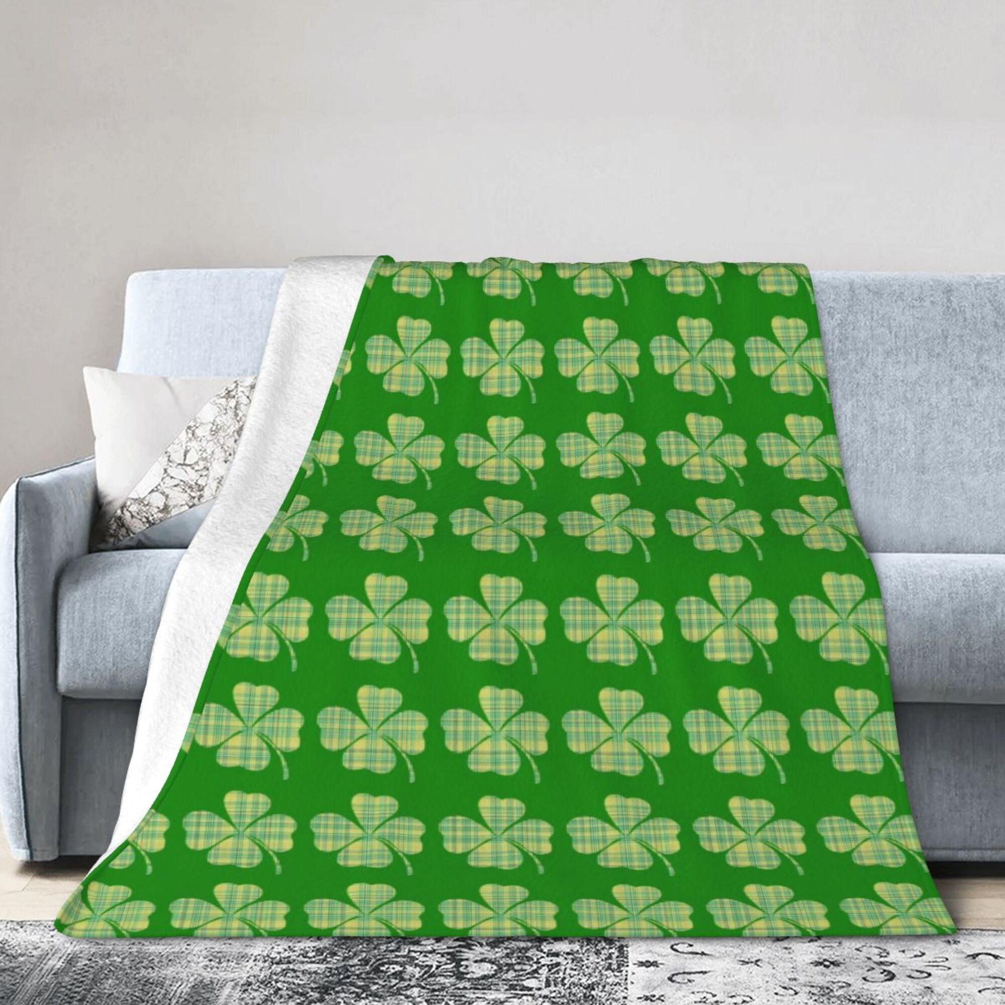 Plaid Green Shamrocks Throw Blanket, Fluffy Soft Cozy Blanket Flannel ...