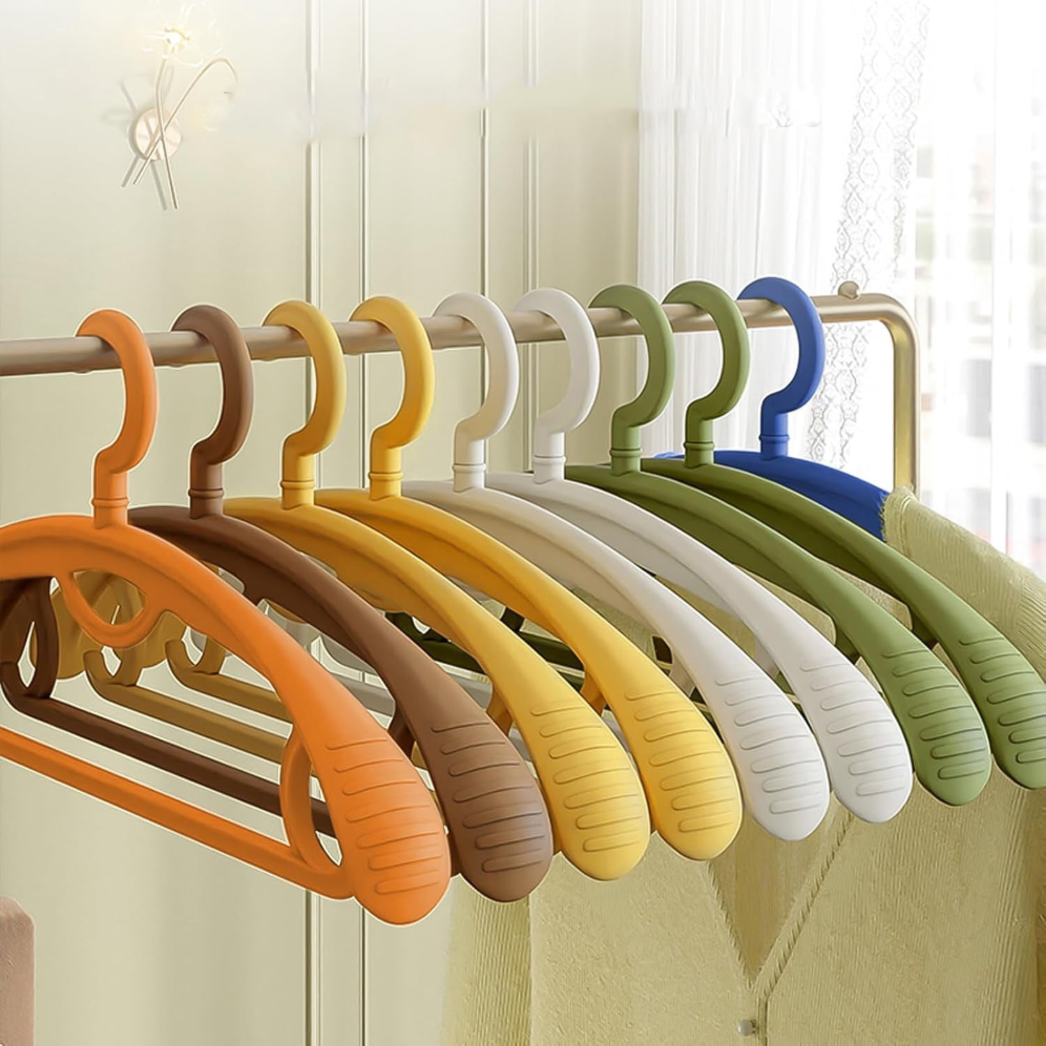 Plastic Clothes Hanger, Extra Thick Wide Shoulder Adult 360 Degrees ...