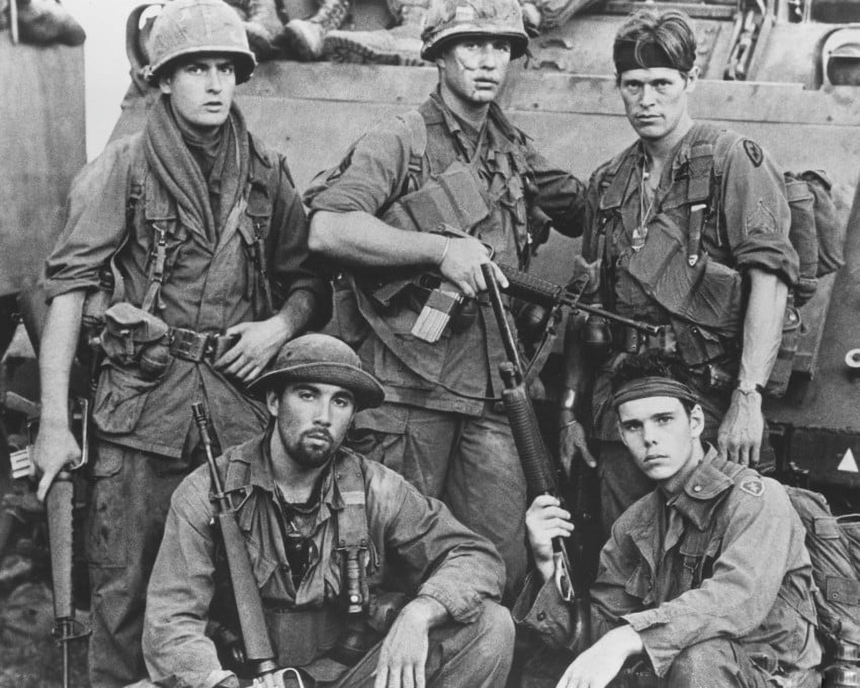 Platoon Tom Berenger Charlie Sheen Willem Dafoe 24x36 Classic Hollywood ...