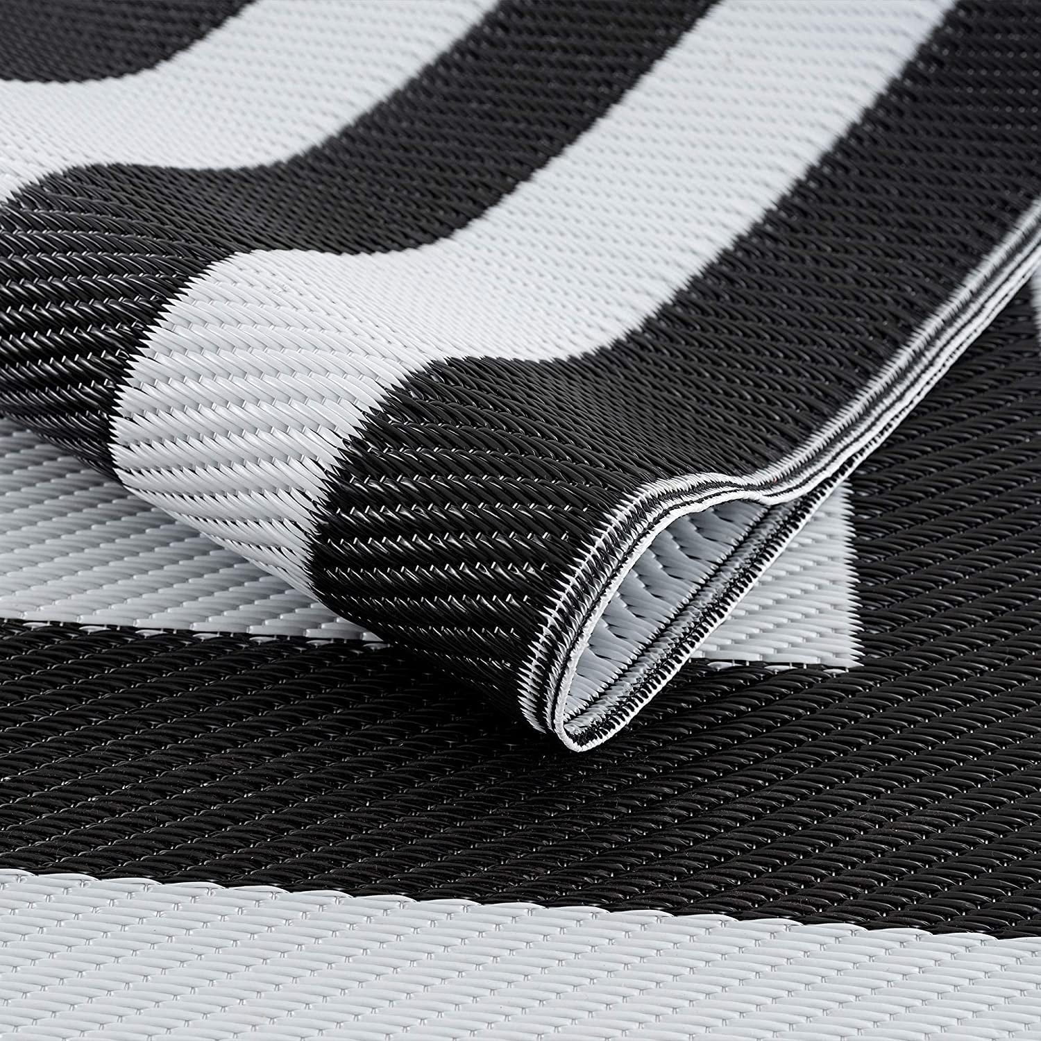 Playa Rug Paris XL Reversible Recycled Plastic Outdoor Mat, Black&White ...