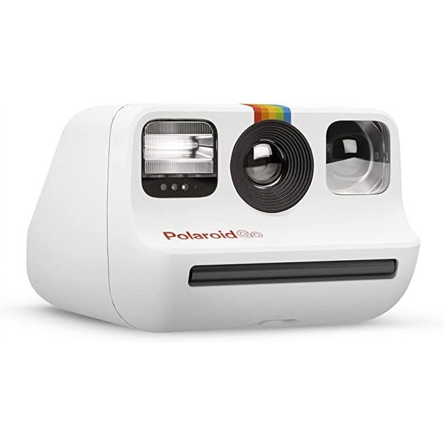 Polaroid Go Instant Film Camera Bundle Pack, White with Black Clip ...
