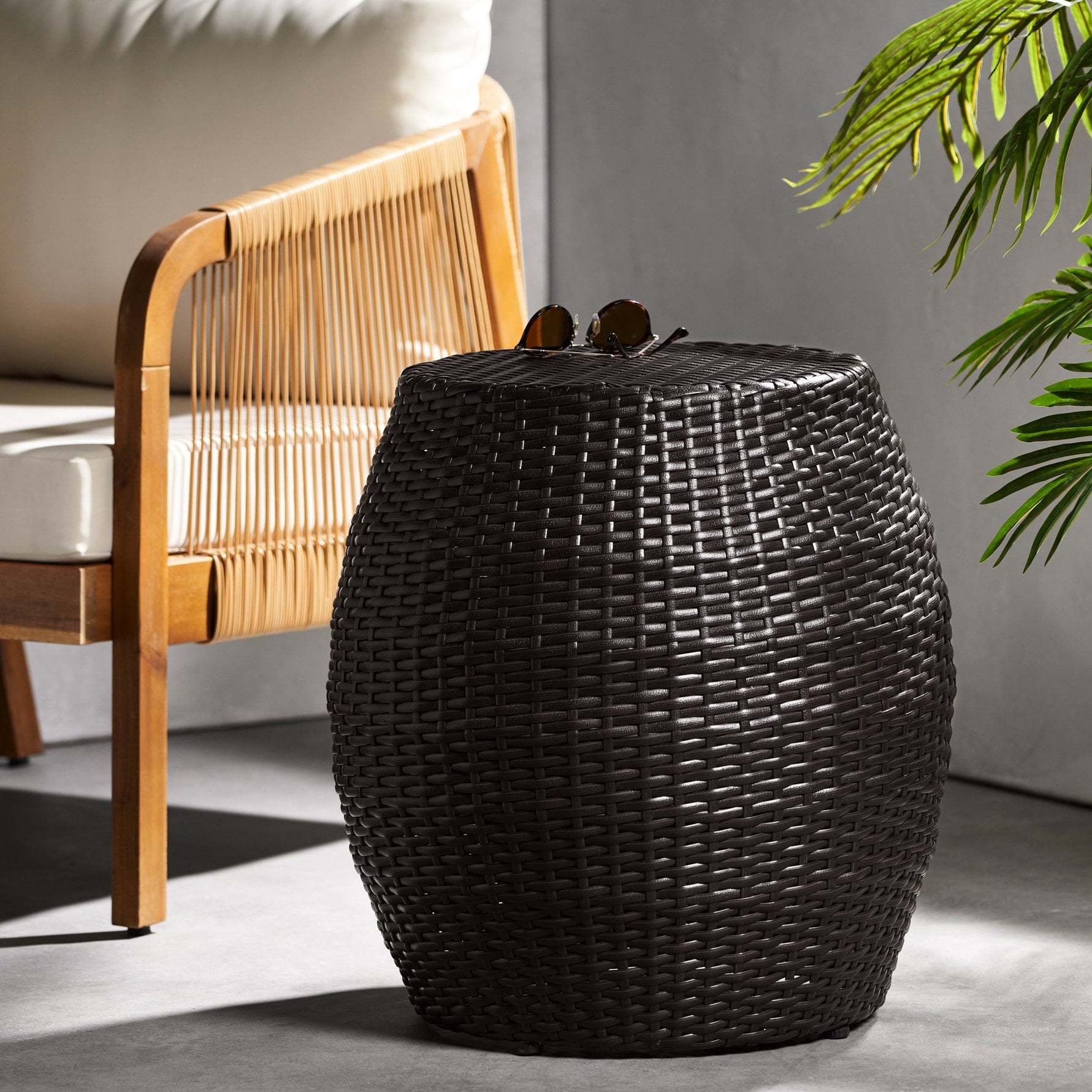 Polyethylene wicker finish / Patio and yard decoration / Eye - catching ...