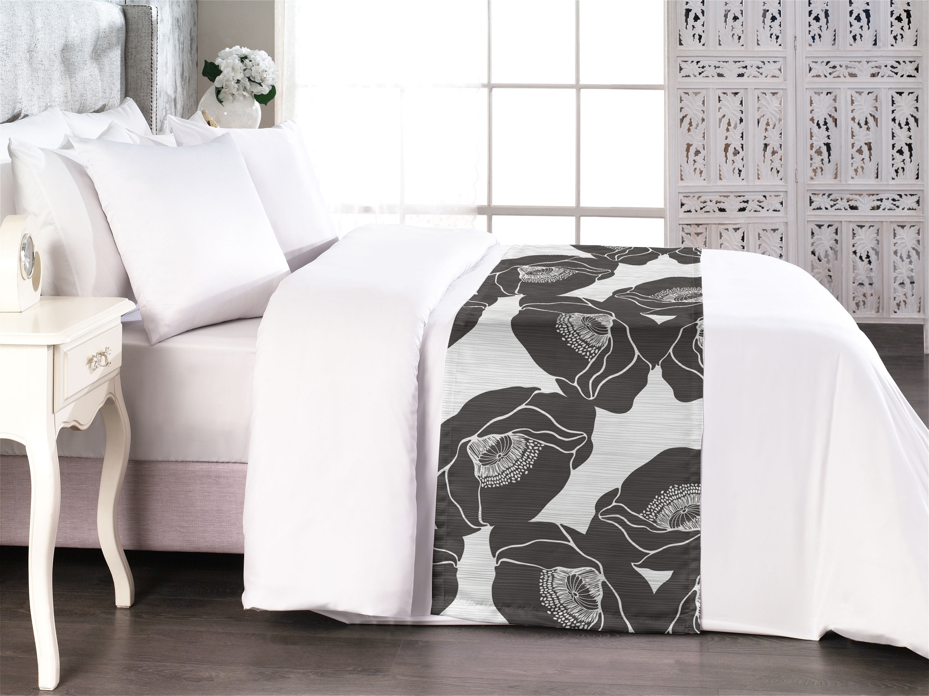 Poppy Pattern Bed Runner, Modern Minimalist Silhouettes of Floral ...