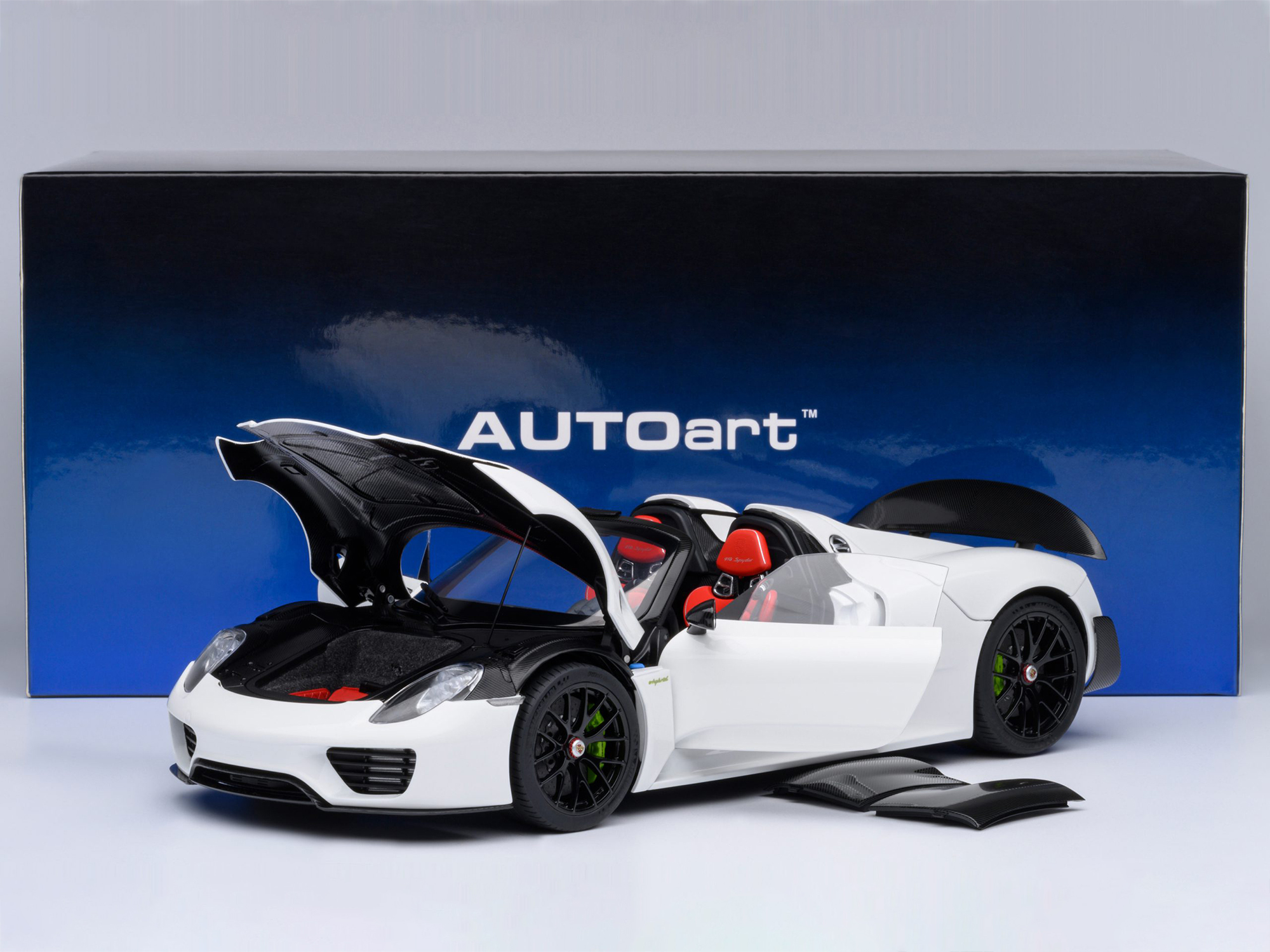 Porsche 918 Spyder "Weissach Package" White with Red Interior 1/18 ...