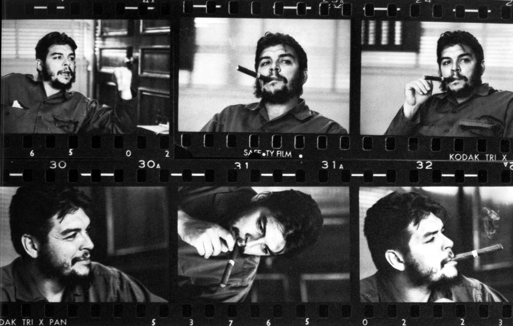 Portraits of Che Guevara smoking a cigar Photo Print (8 x 10) - Walmart.com
