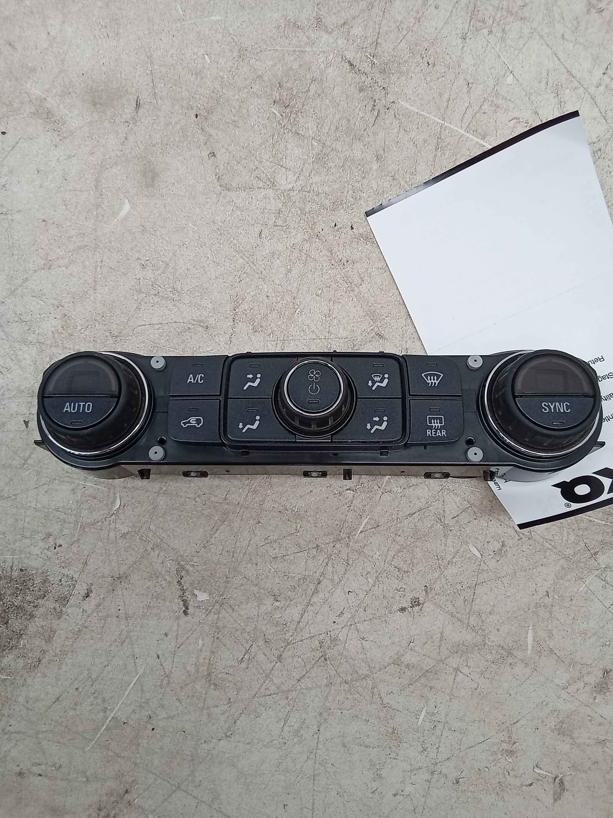 Pre-Owned 15 GMC Sierra 2500 Temperature Control OEM - Verify Specific ...