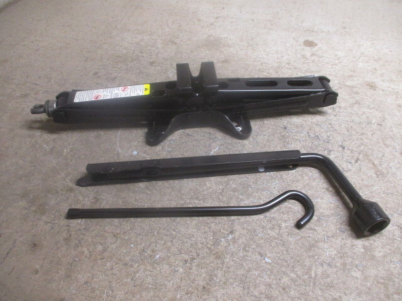 Pre-Owned 2010-2017 Chevrolet Equinox Wheel Tire Jack Assembly w/Tools ...
