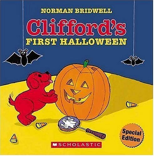 Pre-Owned Clifford's First Halloween (Clifford the Small Red Puppy ...