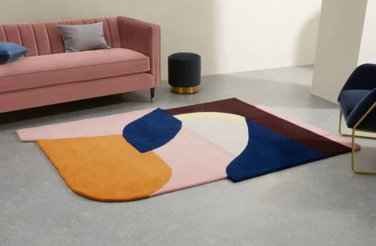 Premium Irregular Shaped Rug with Geometrical Patterns made with 100% ...