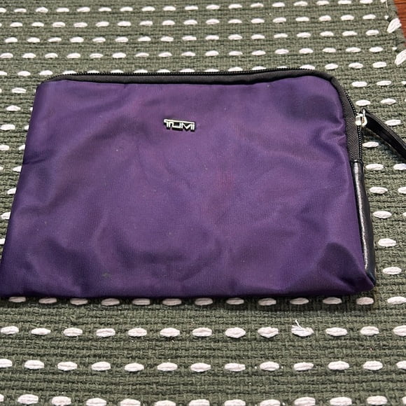 Tumi for Delta Purple Travel Zipper Pouch - Walmart.com