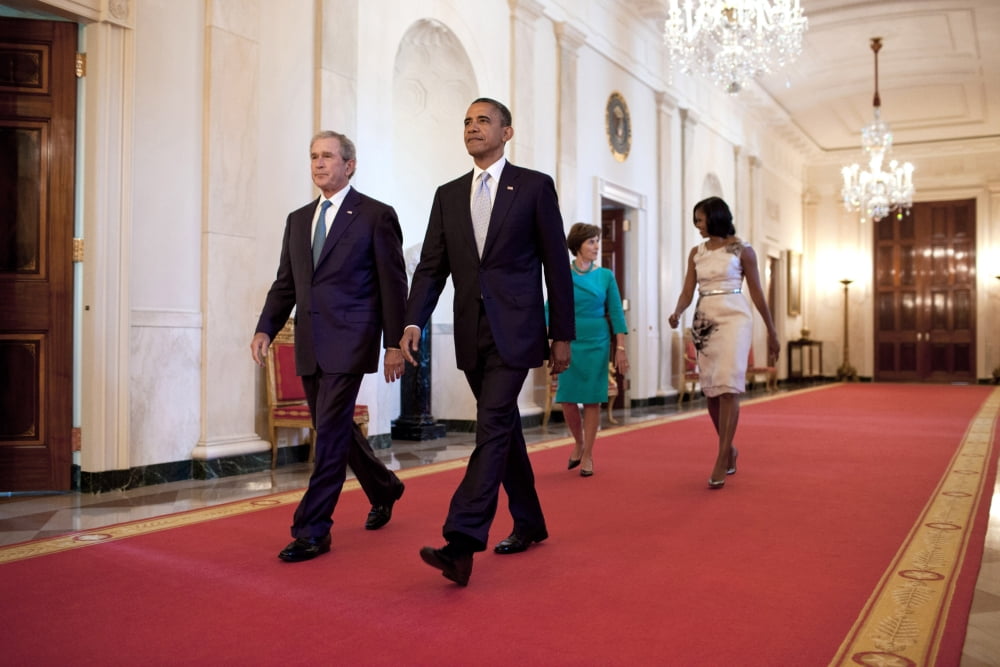 President And First Lady Hosted A Ceremony To Unveil The Bushes ...