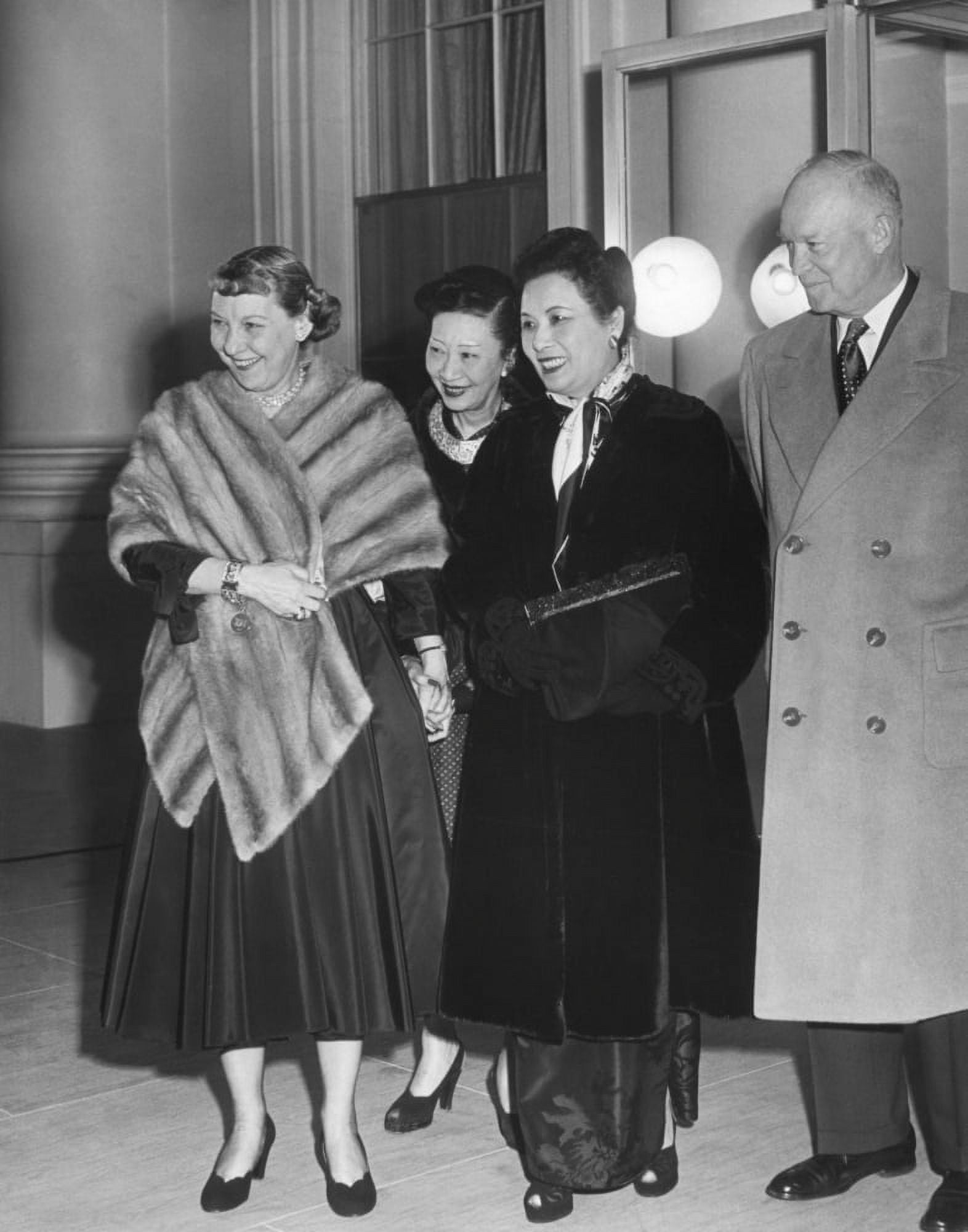 President And First Lady Mamie Eisenhower Gave An Informal Tea For ...