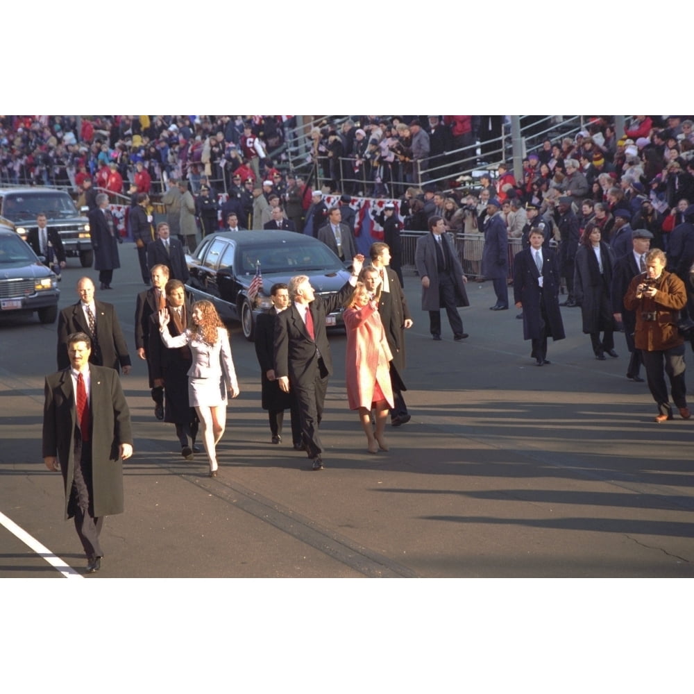 President Bill Clinton Walk With Chelsea And Hillary In The 1997 ...