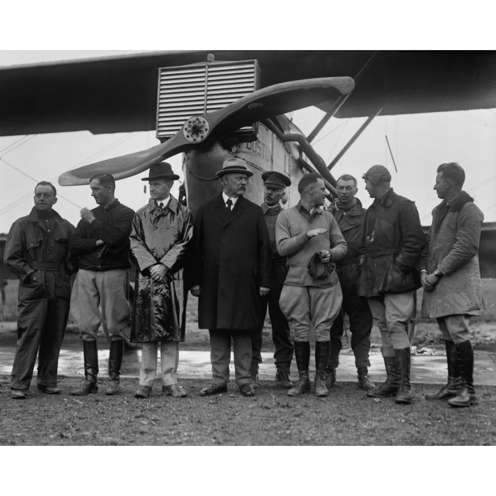 President Calvin Coolidge With Aviators Of The First-Around-The-World ...