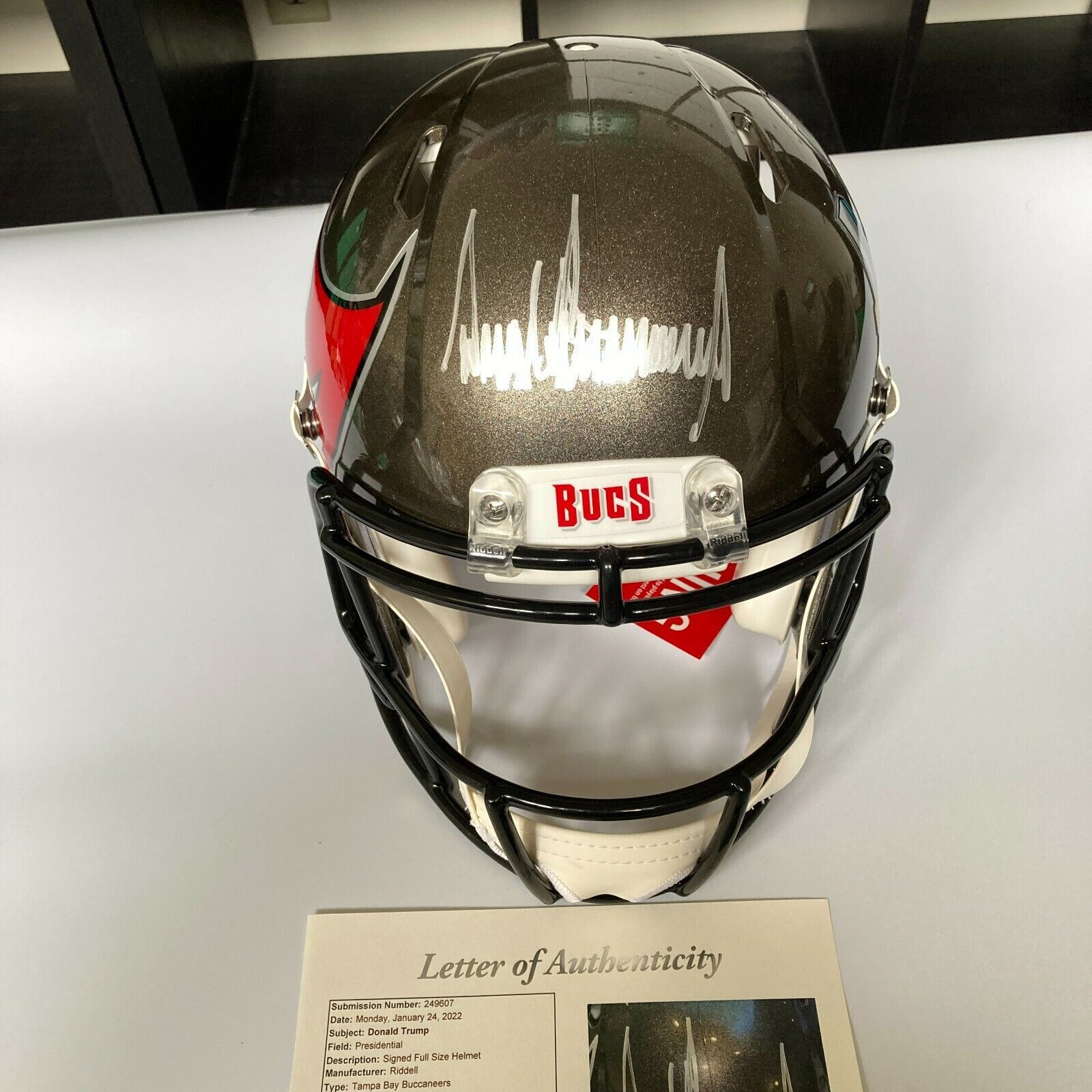 President Donald Trump Full Name Signed Buccaneers Super Bowl Helmet ...