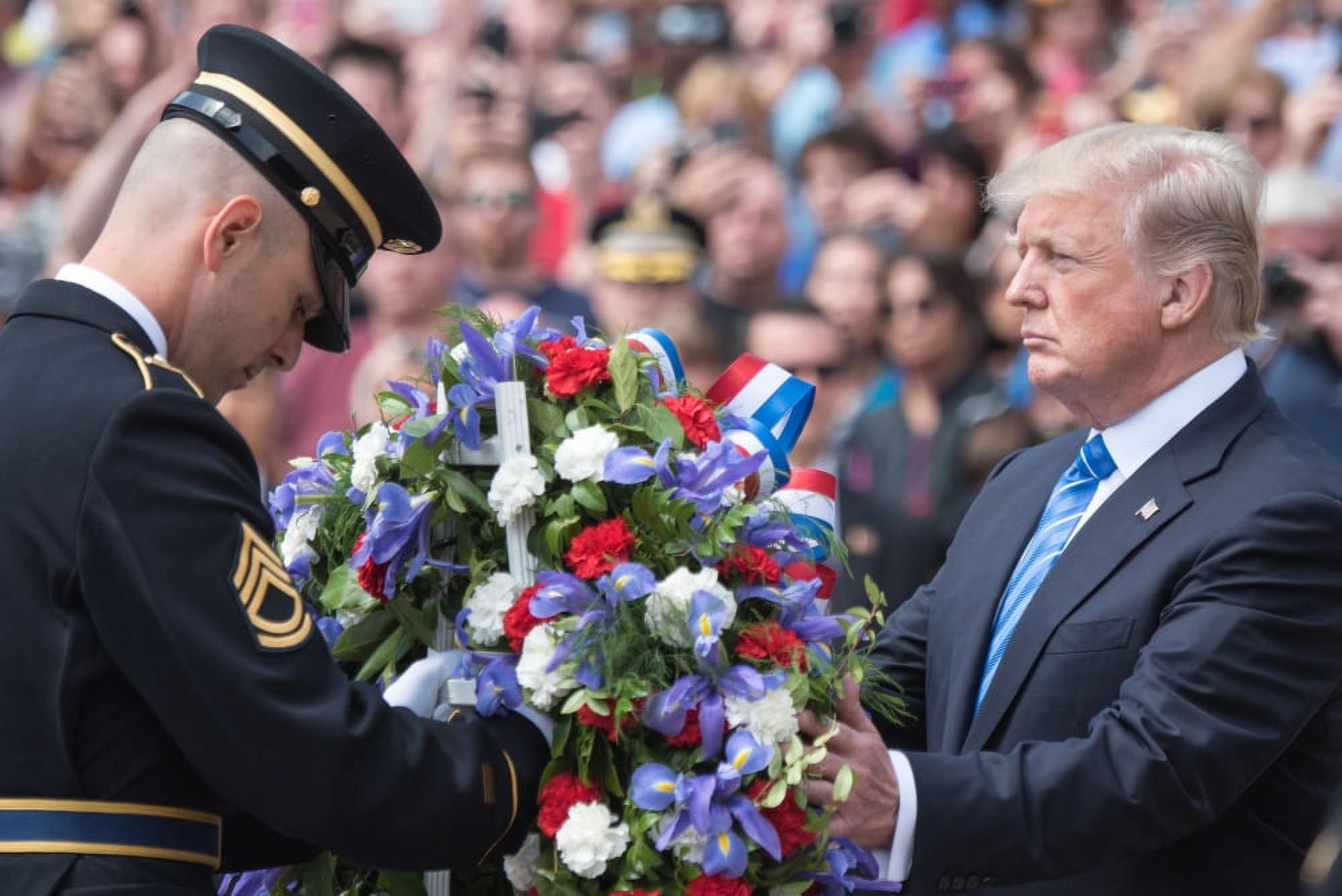 President Donald Trump Lays A Wreath At The Tomb Of The Unknowns At ...