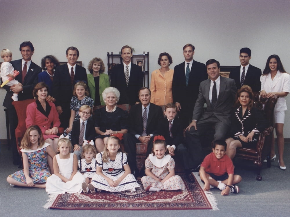 President George H. W. Bush And Wife Barbara Pose With Their Six ...
