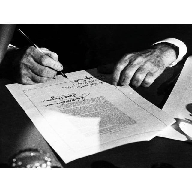 President Lyndon B. Johnson Signs The Civil Rights Bill. September 1964 ...
