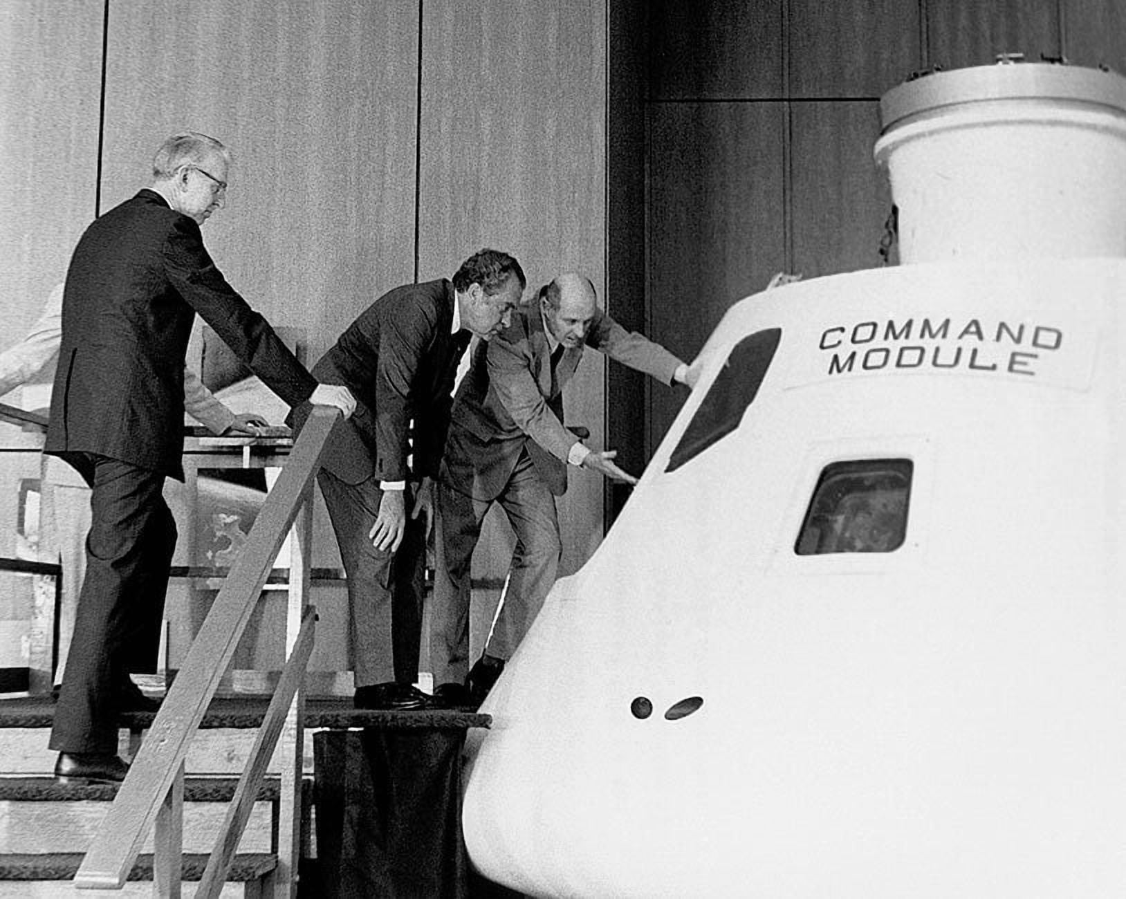 President Richard Nixon Views Command Module - 20x30 Inch Laminated ...