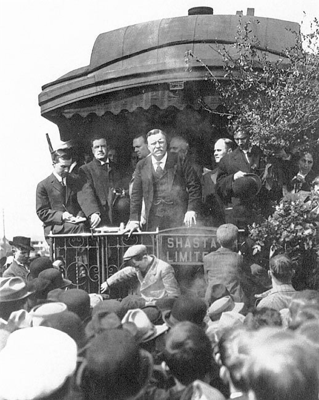President Theodore Roosevelt on Train - Style A - 20x30 Inch Glossy ...