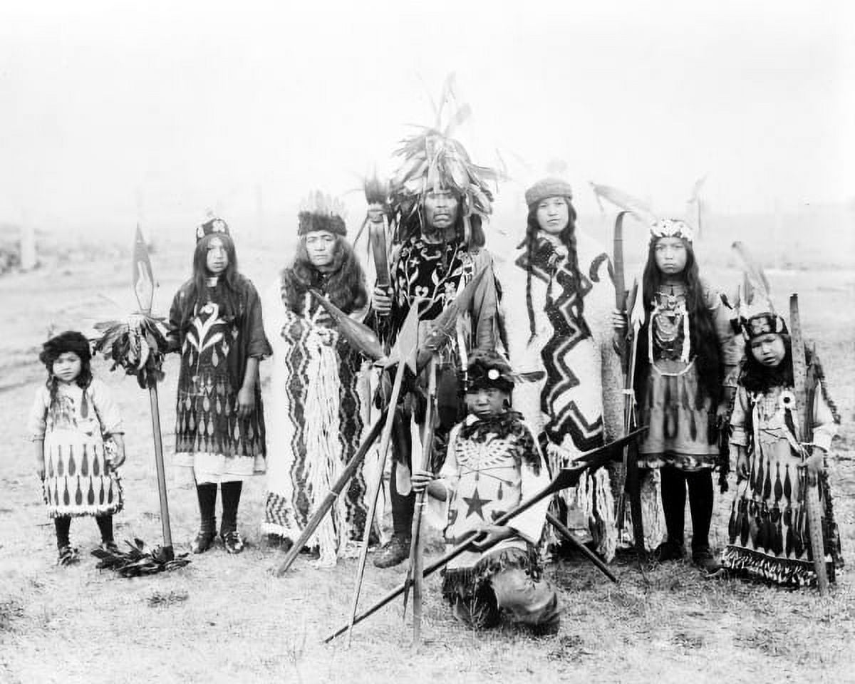 Print: A Family Of The Lummi Tribe Of Siwash Indians, 1915 - Walmart.com