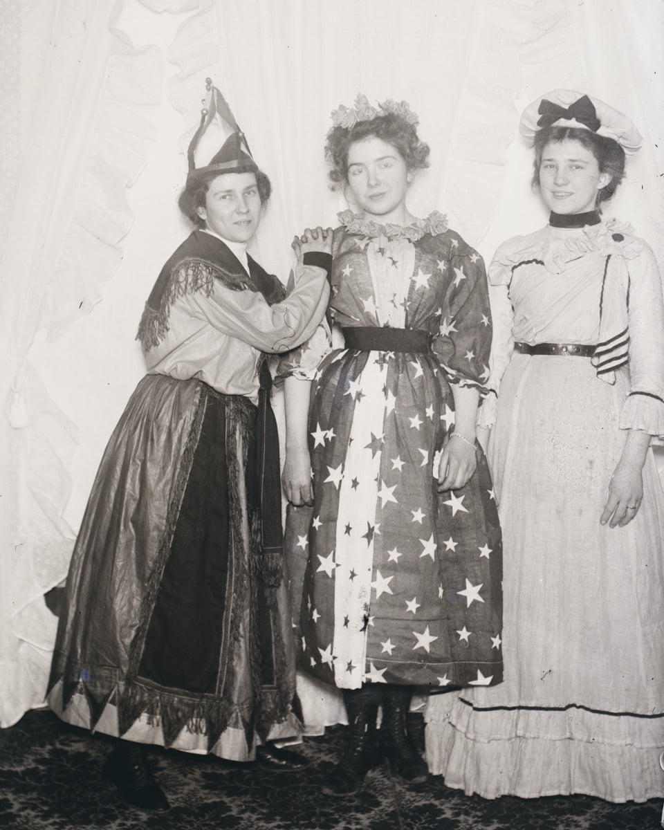 Print: Carrie Kayler, Belle Kayler, And Clo Barnes, December 31, 1900 ...