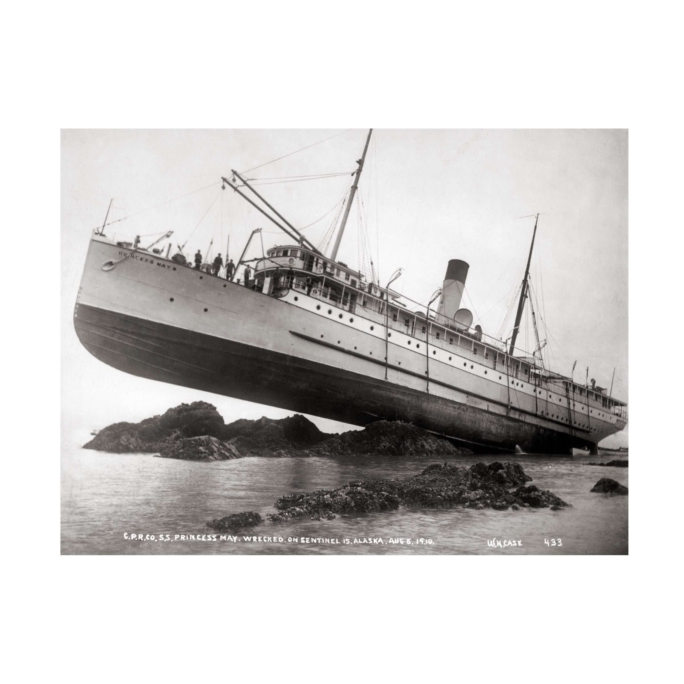 Print Collection 'SS Princess May Wrecked' Canvas Art - Walmart.com