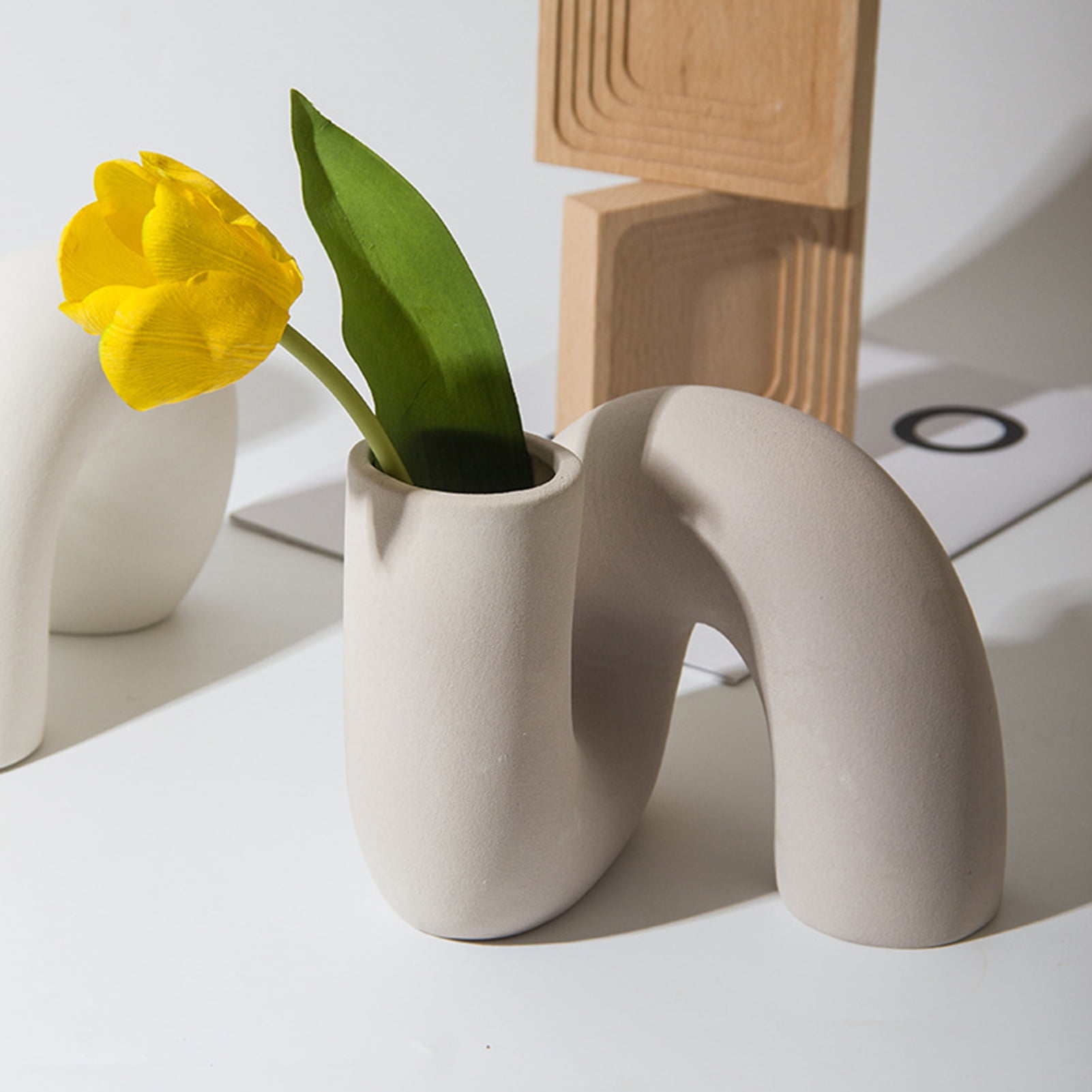 Ptetnvg White Ceramic Vase White Ceramic Twisted Flower Vase Modern ...