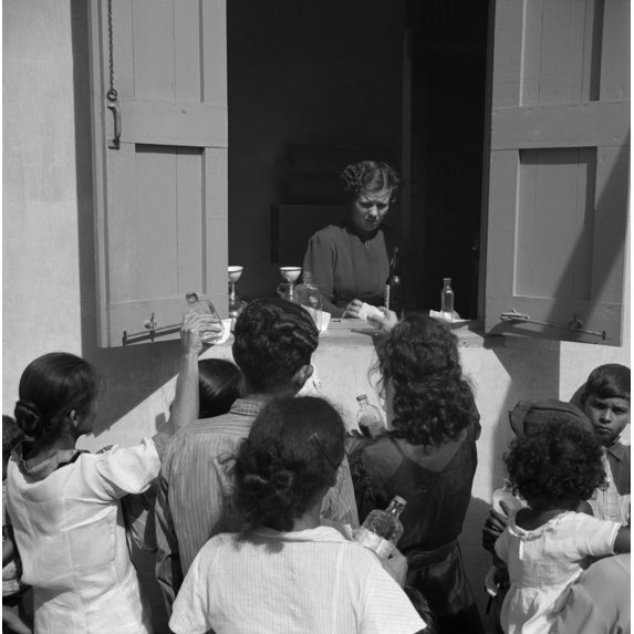 Puerto Rico Health Center. Ndistribution Of Free Medicine Outside A ...