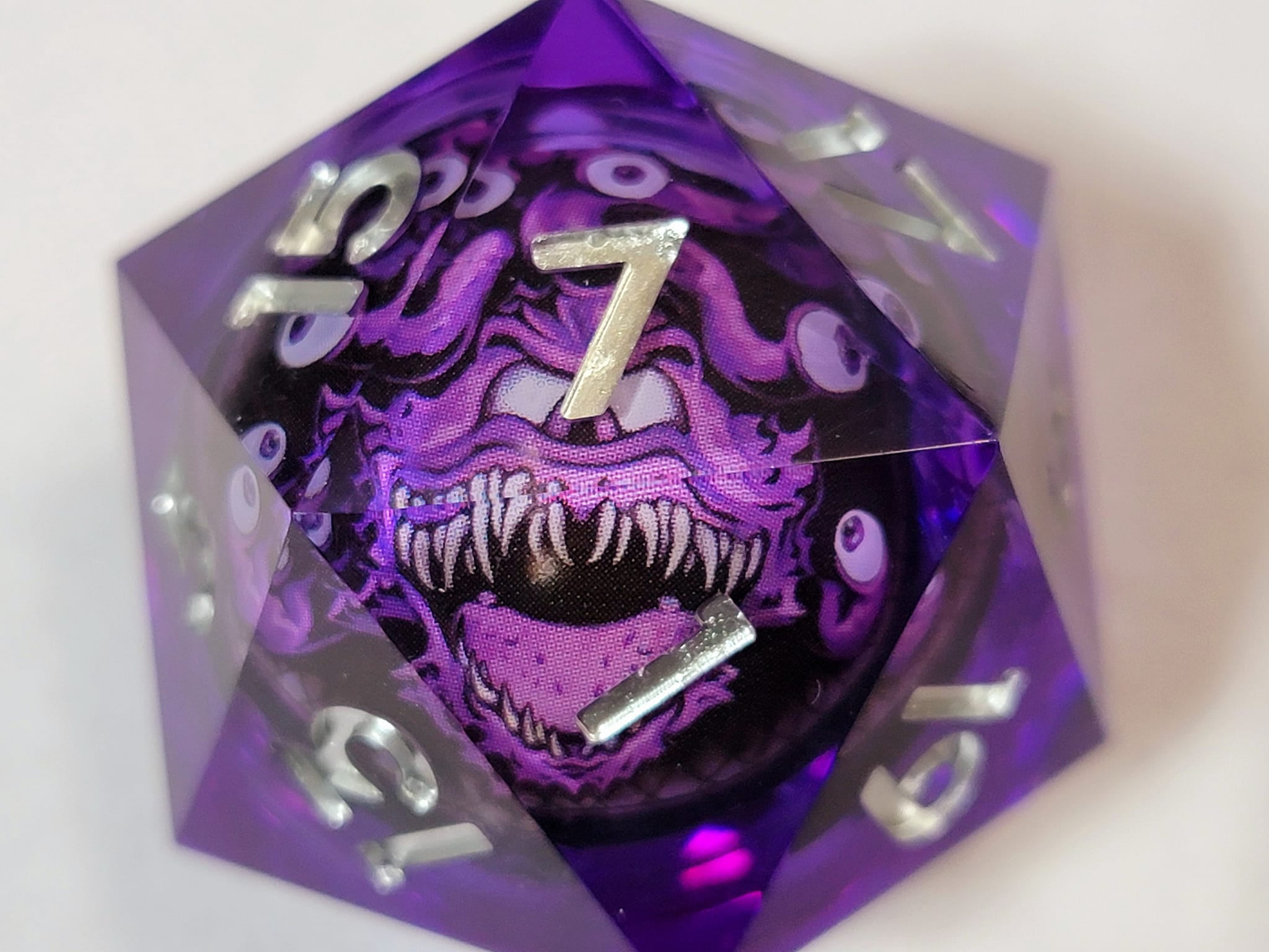 Purple Beholder Liquid Core 35mm Large d20 | Dungeons & Dragons ...