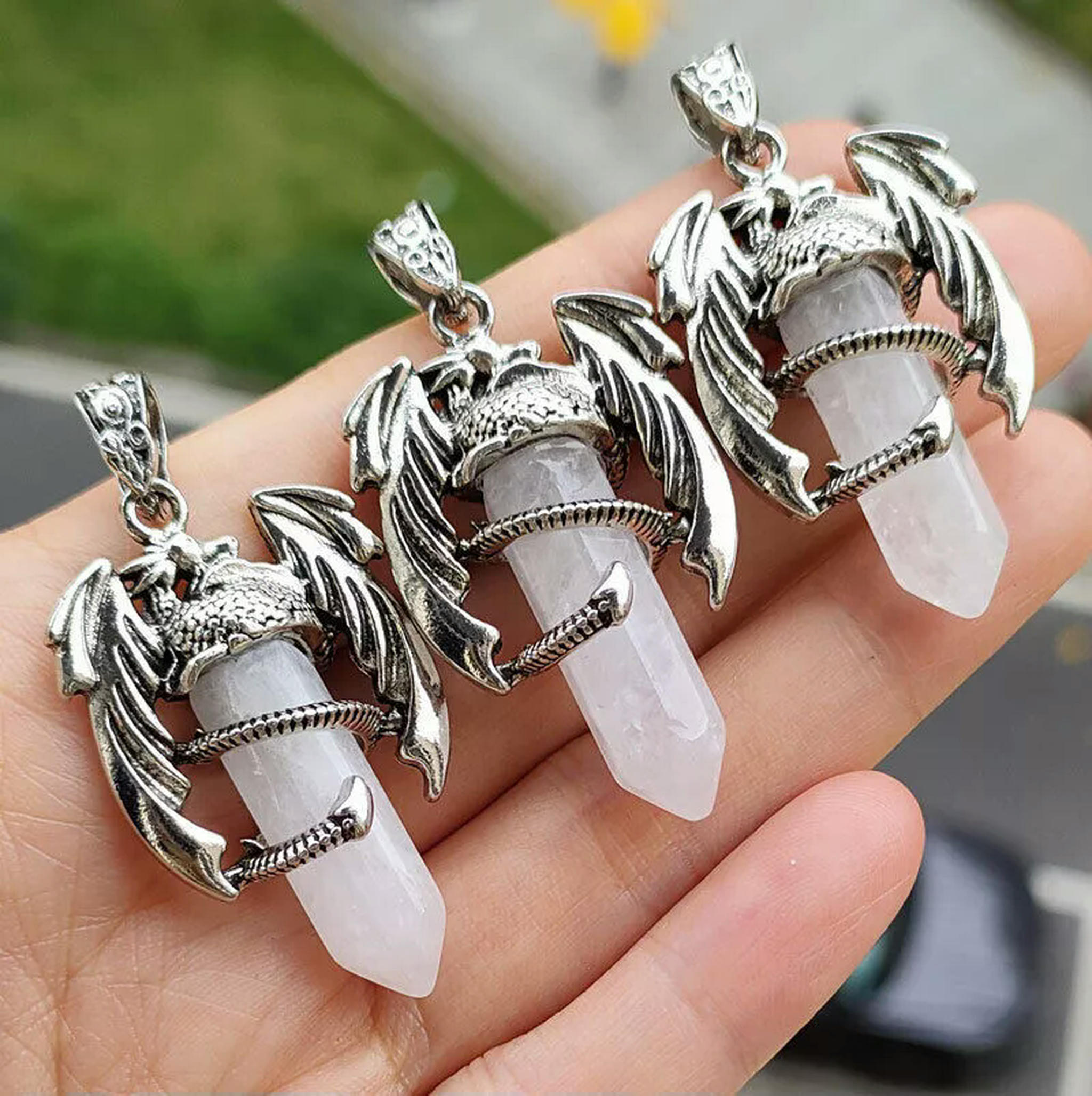 QQTDFG 3pcs Rock Quartz Gems stone wyvern wivern Pendants Magic Reiki ...