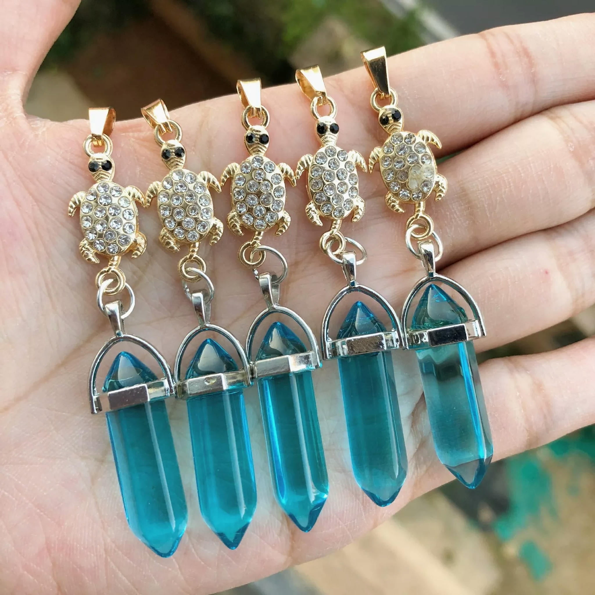 QQTDFG 5pcs Healing Blue Crystal Pendants Tortoise Chakra Reiki Amulet ...