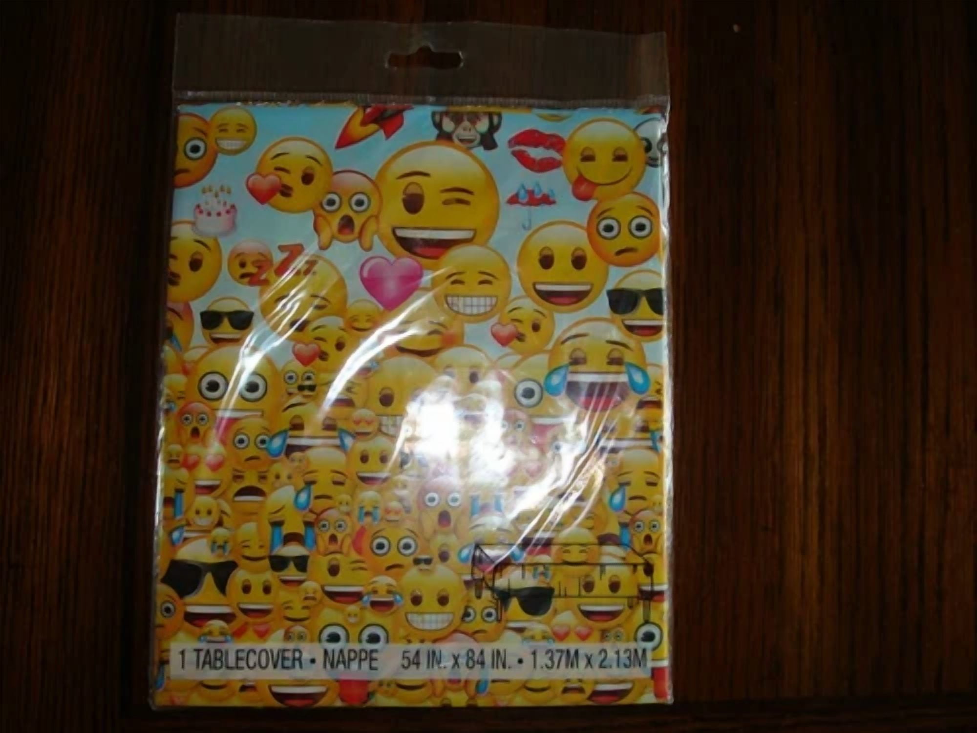 QUEST- Emoji Tablecover 54" X 84" New - Walmart.com